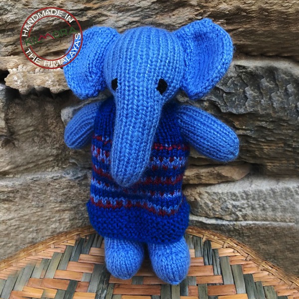 Hand-knitted Elephant - directcreate.com