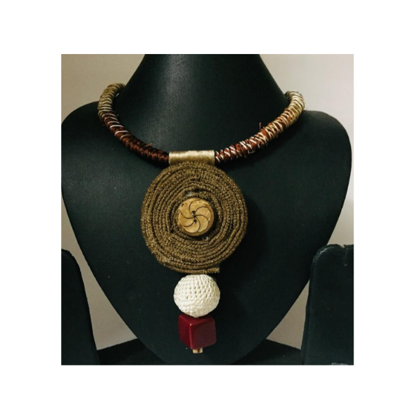 handcrafted fabric neck piece - directcreate.com